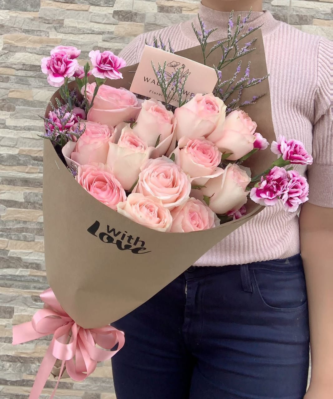 Ramo de 12 rosas – Floristería Sensaciones