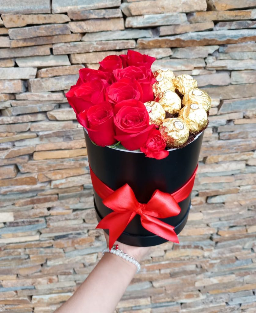 Ramo de 200 Rosas y Chocolates